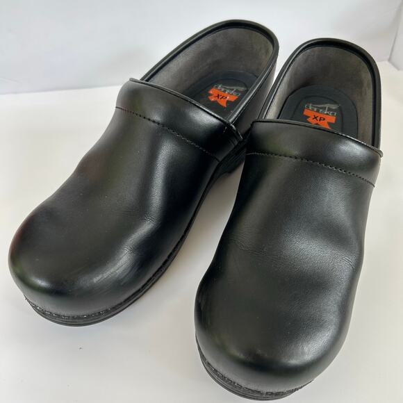 Dansko | Shoes | Dansko Xp Black Leather Clogs Size 42 Slip Resistant ...